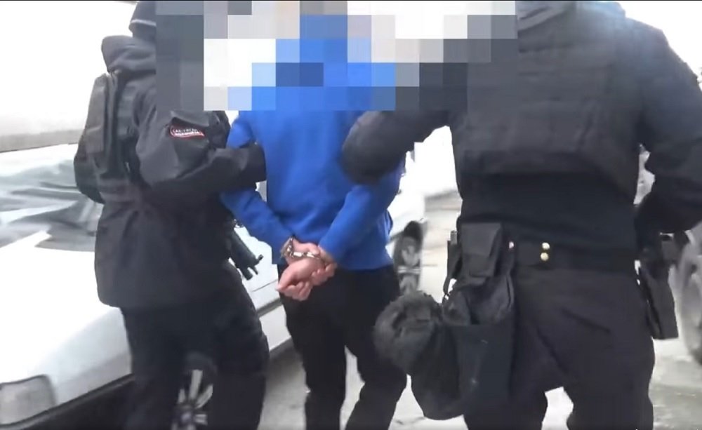 Фатени на дело: Тројца дилери уапсени во Дојран при обид да продадат 3 кг дрога на Грк – strana.mk