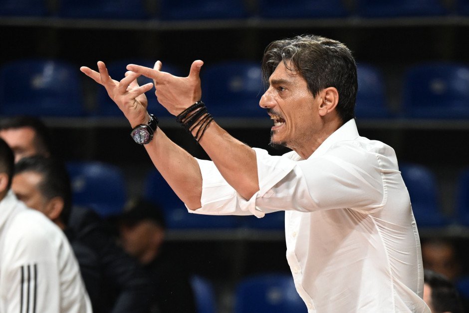 Газдата на ПАО удри по судиите и челнците на Евролигата: Ако имате м***ња, добредојдовте во ...