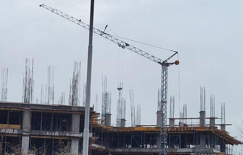 Падна кран во Битола – strana.mk